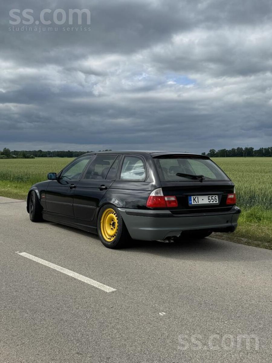 Black BMW 325 2001 in Bauska, with an engine capacity of 2.50 L and mileage of 371 thousand km for 2950 €, photo 4 on AUTOMOTO.COM.LV