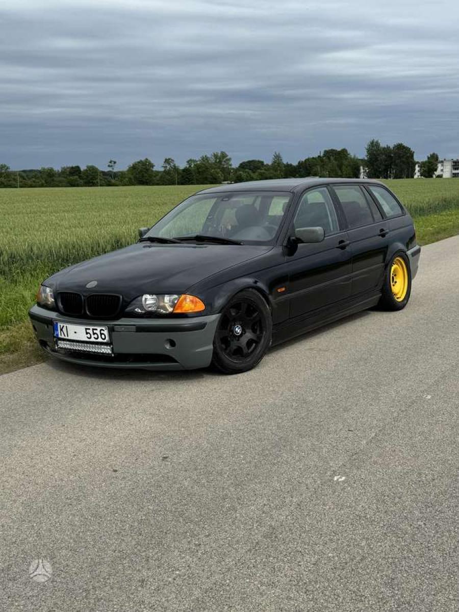 Black BMW 325 2001 in Bauska, with an engine capacity of 2.49 L and mileage of 374 thousand km for 2500 €, photo 1 on AUTOMOTO.COM.LV