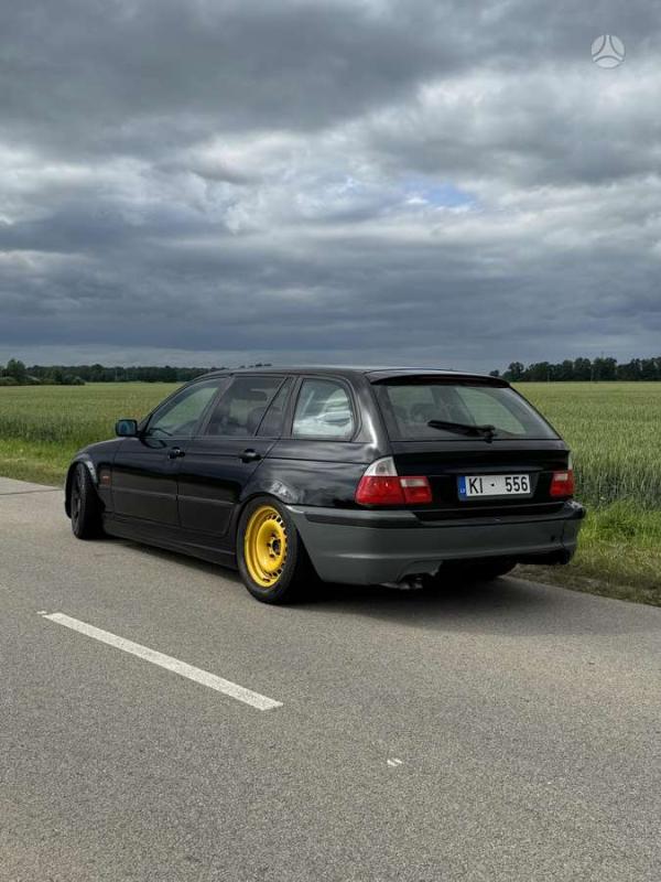 Black BMW 325 2001 in Bauska, with an engine capacity of 2.49 L and mileage of 374 thousand km for 2500 €, photo 5 on AUTOMOTO.COM.LV