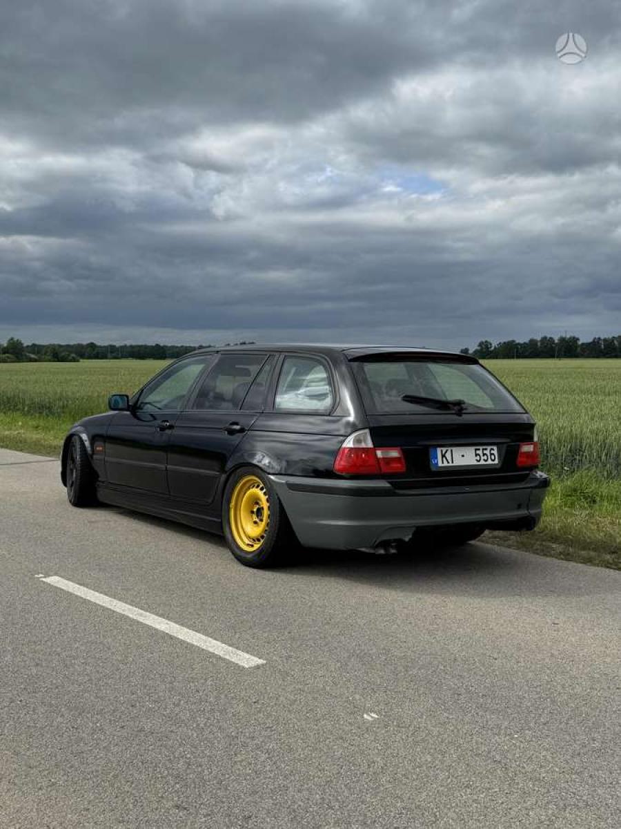 Black BMW 325 2001 in Bauska, with an engine capacity of 2.49 L and mileage of 374 thousand km for 2500 €, photo 5 on AUTOMOTO.COM.LV