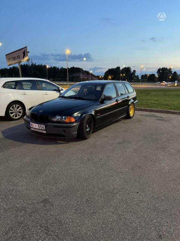 Black BMW 325 2001 in Bauska, with an engine capacity of 2.49 L and mileage of 374 thousand km for 2500 €, photo 8 on AUTOMOTO.COM.LV