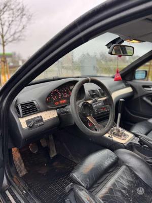 Black BMW 325 2001 in Bauska, with an engine capacity of 2.49 L and mileage of 374 thousand km for 2500 €, photo 9 on AUTOMOTO.COM.LV