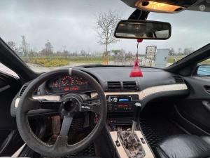 Black BMW 325 2001 in Bauska, with an engine capacity of 2.49 L and mileage of 374 thousand km for 2500 €, photo 10 on AUTOMOTO.COM.LV