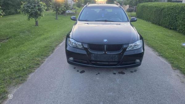 Black BMW 325 2005 in Kaunas, with an engine capacity of 2.50 L and mileage of 331 thousand km for 3450 €, photo 2 on AUTOMOTO.COM.LV