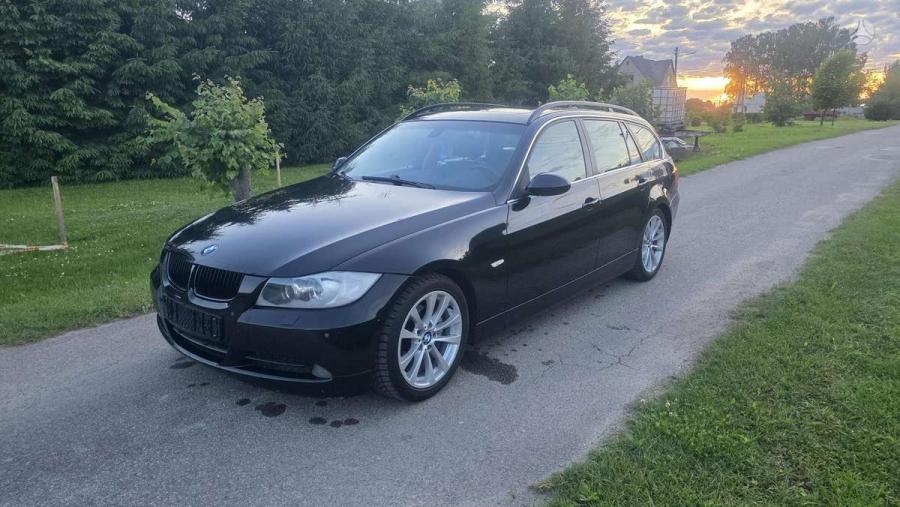 Black BMW 325 2005 in Kaunas, with an engine capacity of 2.50 L and mileage of 331 thousand km for 3450 €, photo 5 on AUTOMOTO.COM.LV