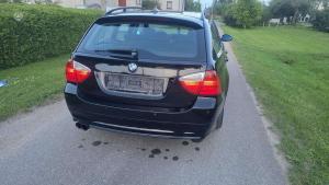 Black BMW 325 2005 in Kaunas, with an engine capacity of 2.50 L and mileage of 331 thousand km for 3450 €, photo 10 on AUTOMOTO.COM.LV