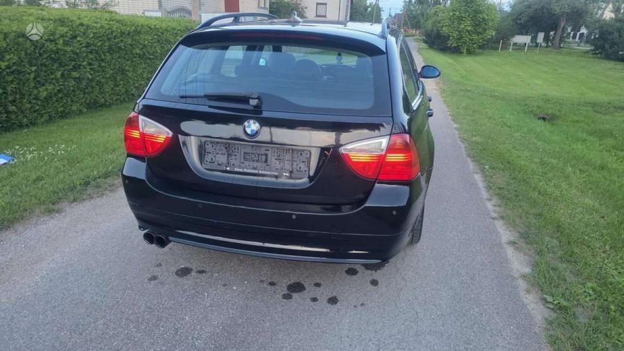 Black BMW 325 2005 in Kaunas, with an engine capacity of 2.50 L and mileage of 331 thousand km for 3450 €, photo 10 on AUTOMOTO.COM.LV
