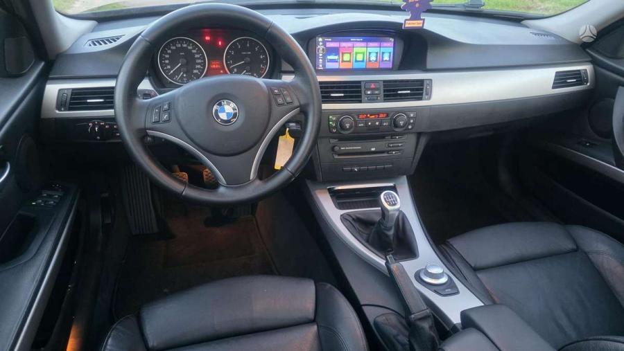 Black BMW 325 2005 in Kaunas, with an engine capacity of 2.50 L and mileage of 331 thousand km for 3450 €, photo 17 on AUTOMOTO.COM.LV