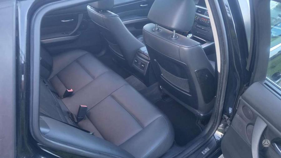 Black BMW 325 2005 in Kaunas, with an engine capacity of 2.50 L and mileage of 331 thousand km for 3450 €, photo 28 on AUTOMOTO.COM.LV