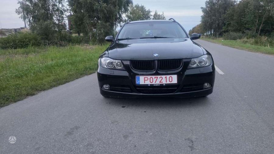 Black BMW 325 2005 in Kaunas, with an engine capacity of 2.50 L and mileage of 331 thousand km for 3950 €, photo 4 on AUTOMOTO.COM.LV