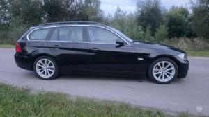 Black BMW 325 2005 in Kaunas, with an engine capacity of 2.50 L and mileage of 331 thousand km for 3950 €, photo 6 on AUTOMOTO.COM.LV
