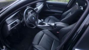 Black BMW 325 2005 in Kaunas, with an engine capacity of 2.50 L and mileage of 331 thousand km for 3950 €, photo 18 on AUTOMOTO.COM.LV