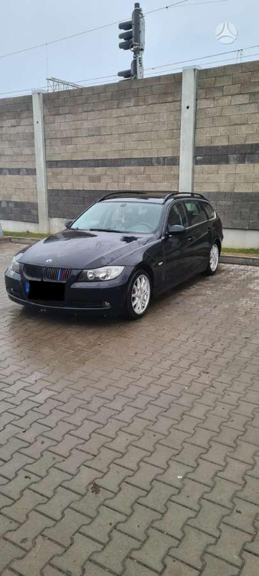 Melns BMW 325 2006 Trakai, ar dzinēja tilpumu 2.50 L un nobraukumu 310 tūkst. km par 4500 €, foto 3 vietnē AUTOMOTO.COM.LV