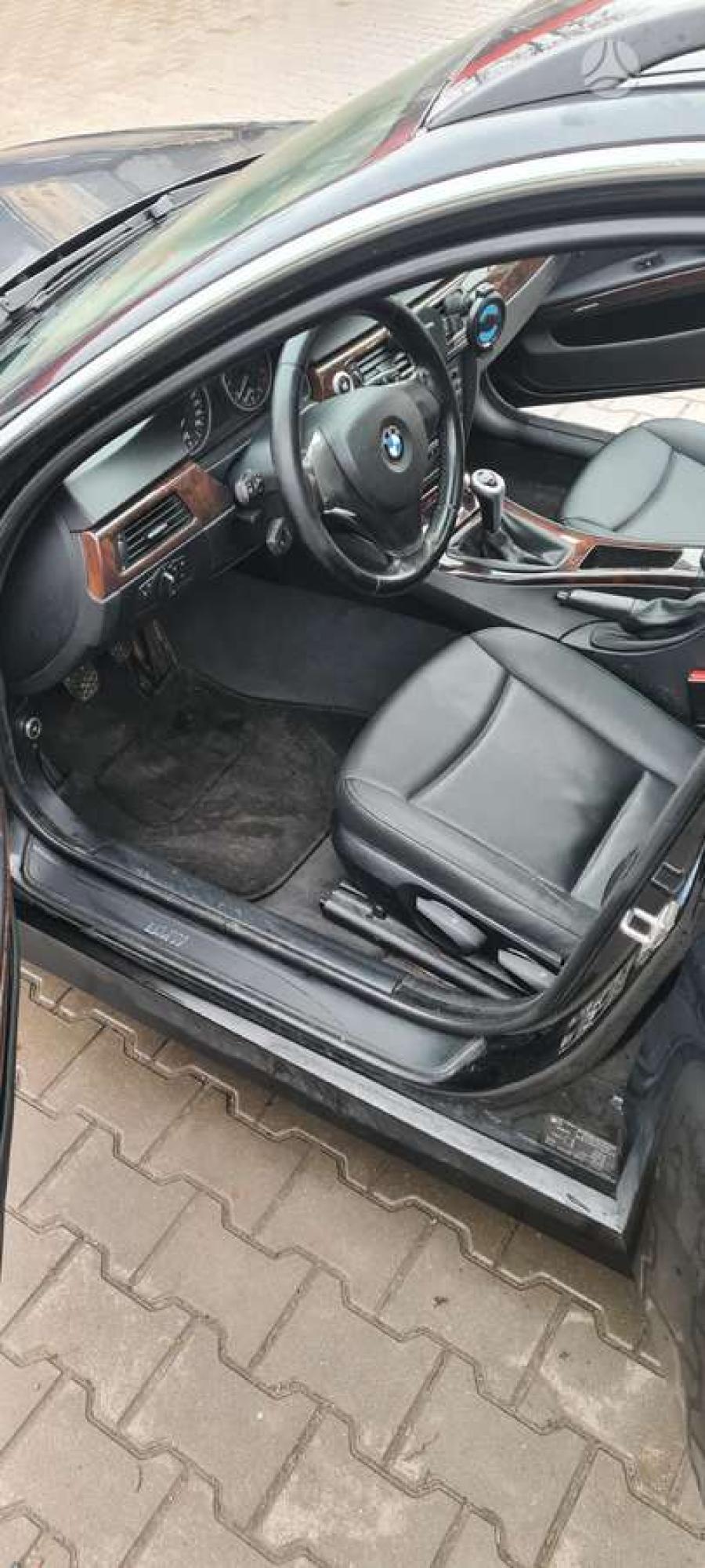 Melns BMW 325 2006 Trakai, ar dzinēja tilpumu 2.50 L un nobraukumu 310 tūkst. km par 4500 €, foto 6 vietnē AUTOMOTO.COM.LV