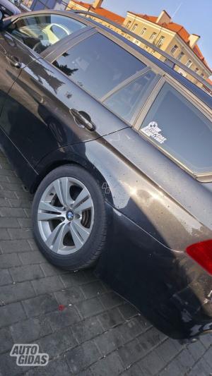 Black BMW 325 2006 in Klaipeda, with an engine capacity of 3.00 L and mileage of 301 thousand km for 3100 €, photo 8 on AUTOMOTO.COM.LV