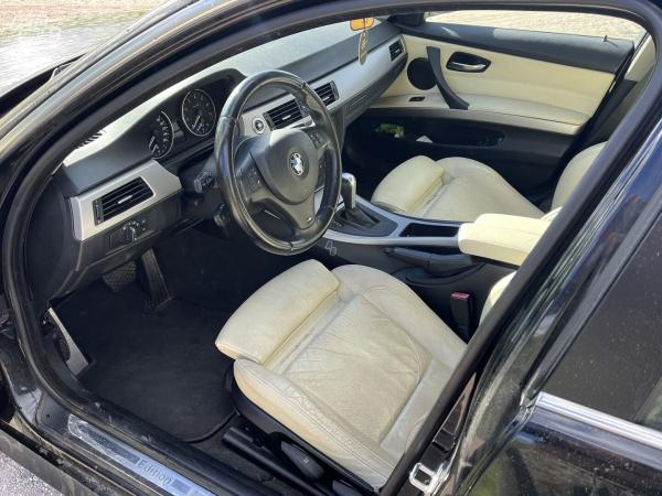 Melns BMW 325 2006 Ariogala, ar dzinēja tilpumu 2.50 L un nobraukumu 191 tūkst. km par 2800 €, foto 5 vietnē AUTOMOTO.COM.LV