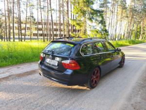 Black BMW 325 2006 in Ukmerge, with an engine capacity of 2.50 L and mileage of 332 thousand km for 2500 €, photo 6 on AUTOMOTO.COM.LV