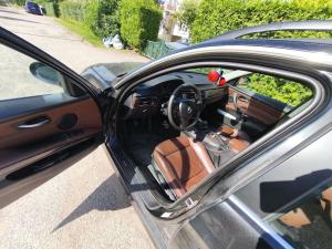 Black BMW 325 2006 in Ukmerge, with an engine capacity of 2.50 L and mileage of 332 thousand km for 2500 €, photo 9 on AUTOMOTO.COM.LV