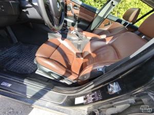 Black BMW 325 2006 in Ukmerge, with an engine capacity of 2.50 L and mileage of 332 thousand km for 2500 €, photo 10 on AUTOMOTO.COM.LV