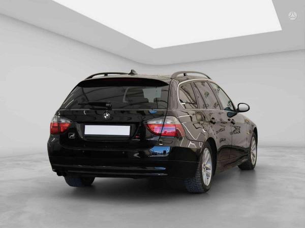 Black BMW 325 2006 in Kaunas, with an engine capacity of 2.50 L and mileage of 250 thousand km for 4390 €, photo 3 on AUTOMOTO.COM.LV