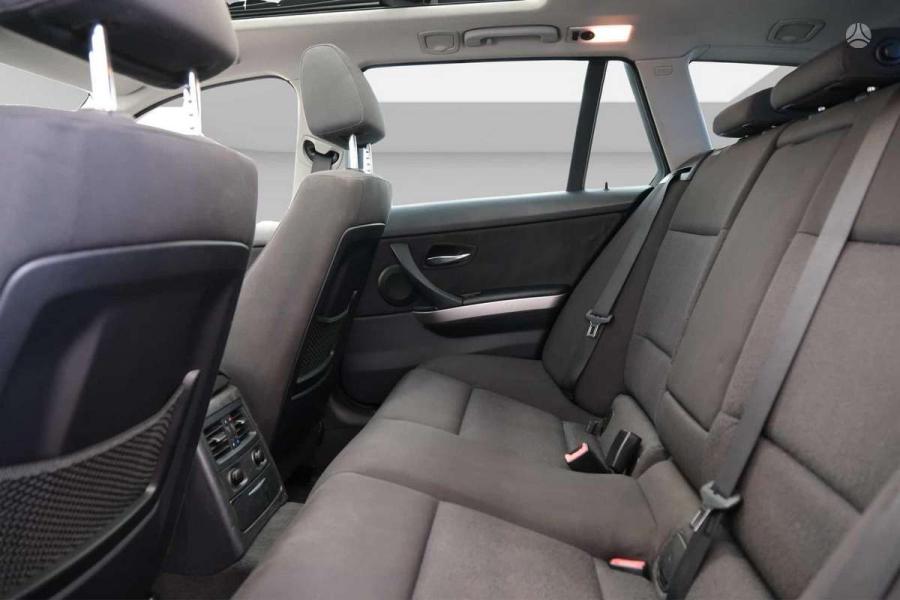 Melns BMW 325 2006 Kauņa, ar dzinēja tilpumu 2.50 L un nobraukumu 250 tūkst. km par 4390 €, foto 7 vietnē AUTOMOTO.COM.LV