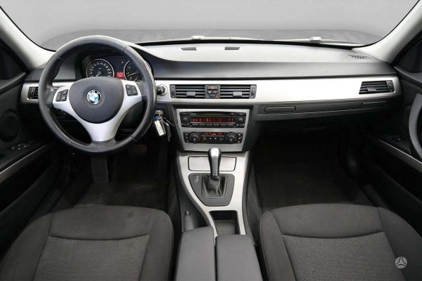 Black BMW 325 2006 in Kaunas, with an engine capacity of 2.50 L and mileage of 250 thousand km for 4390 €, photo 7 on AUTOMOTO.COM.LV