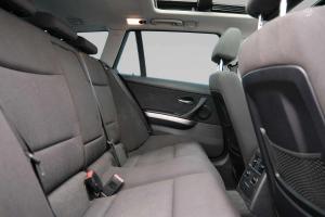 Melns BMW 325 2006 Kauņa, ar dzinēja tilpumu 2.50 L un nobraukumu 250 tūkst. km par 4390 €, foto 10 vietnē AUTOMOTO.COM.LV