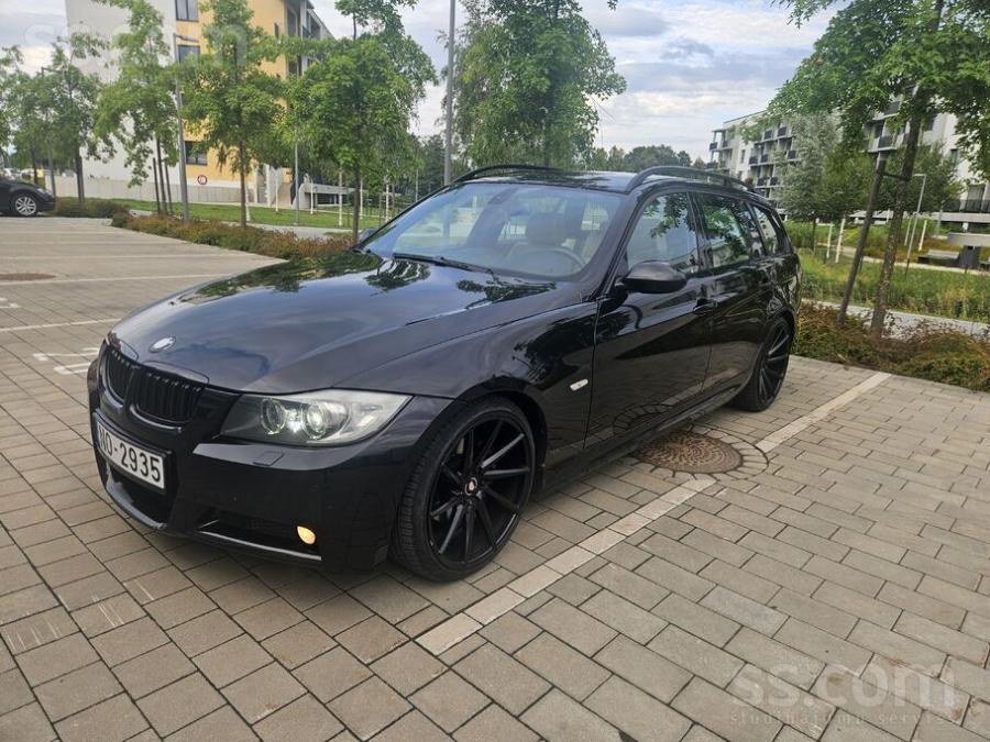 Черный БМВ 325 2006 в Рига, объемом двигателя 2.50 л и пробегом 349 тыс. км за 5300 €, фото 4 на AUTOMOTO.COM.LV