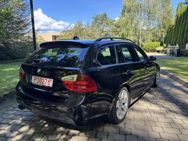 БМВ 325 2006 в Вильнюс на AUTOMOTO.COM.LV Черный БМВ 325 2006 в Вильнюс, объемом двигателя 2.99 л и пробегом 288 тыс. км за 4700 €, фото 5 на AUTOMOTO.COM.LV