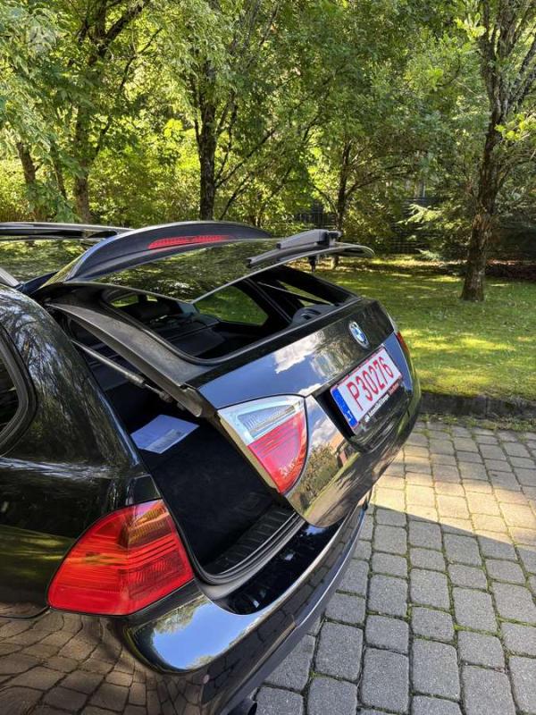 БМВ 325 2006 в Вильнюс на AUTOMOTO.COM.LV Черный БМВ 325 2006 в Вильнюс, объемом двигателя 2.99 л и пробегом 288 тыс. км за 4700 €, фото 7 на AUTOMOTO.COM.LV