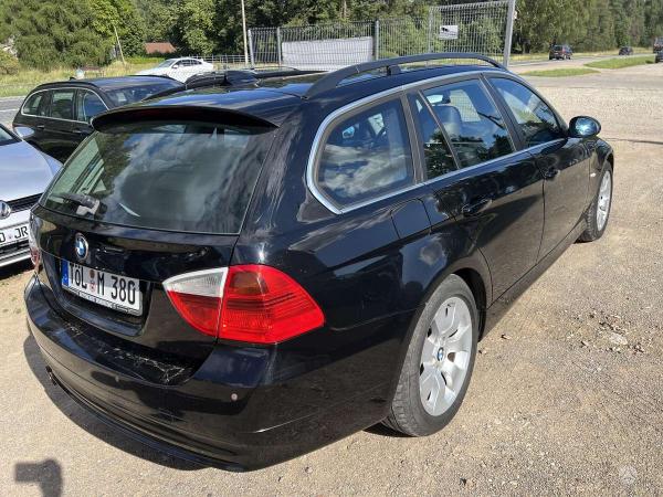 Melns BMW 325 2006 Radviliškis, ar dzinēja tilpumu 2.50 L un nobraukumu 167 tūkst. km par 4450 €, foto 5 vietnē AUTOMOTO.COM.LV