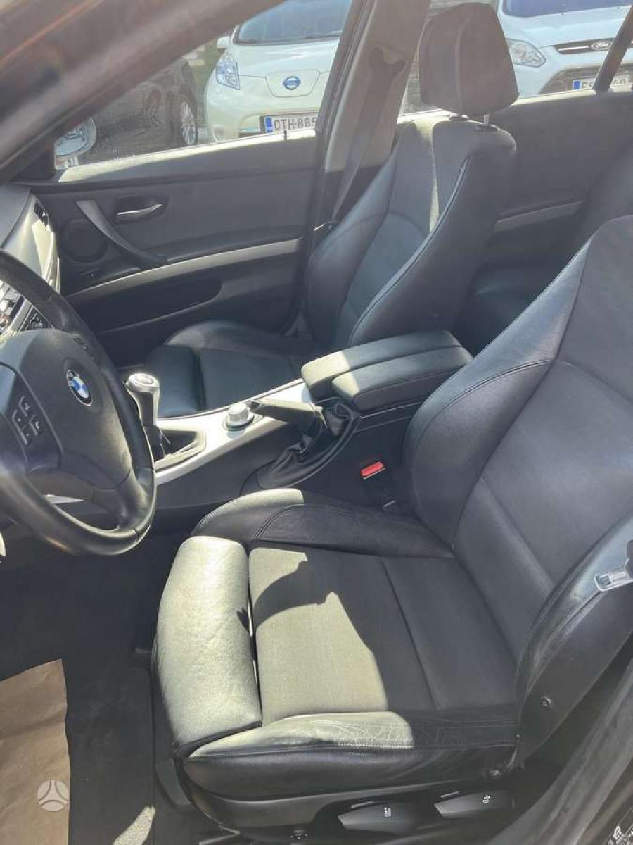Melns BMW 325 2006 Radviliškis, ar dzinēja tilpumu 2.50 L un nobraukumu 167 tūkst. km par 4450 €, foto 7 vietnē AUTOMOTO.COM.LV