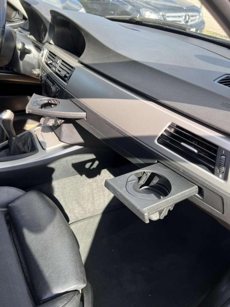 Melns BMW 325 2006 Radviliškis, ar dzinēja tilpumu 2.50 L un nobraukumu 167 tūkst. km par 4450 €, foto 8 vietnē AUTOMOTO.COM.LV
