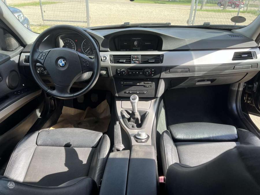 Melns BMW 325 2006 Radviliškis, ar dzinēja tilpumu 2.50 L un nobraukumu 167 tūkst. km par 4450 €, foto 11 vietnē AUTOMOTO.COM.LV