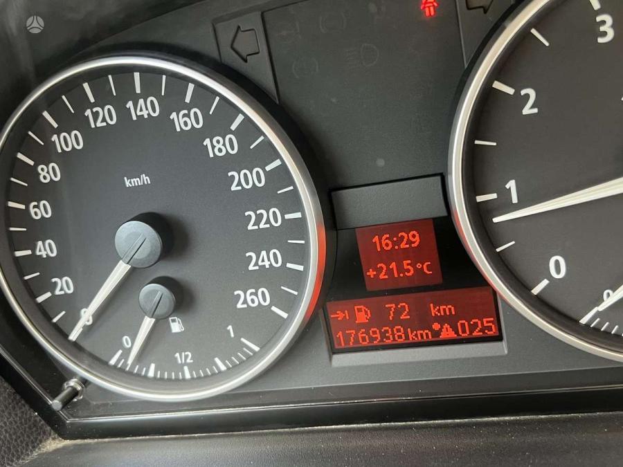 Melns BMW 325 2006 Radviliškis, ar dzinēja tilpumu 2.50 L un nobraukumu 167 tūkst. km par 4450 €, foto 14 vietnē AUTOMOTO.COM.LV