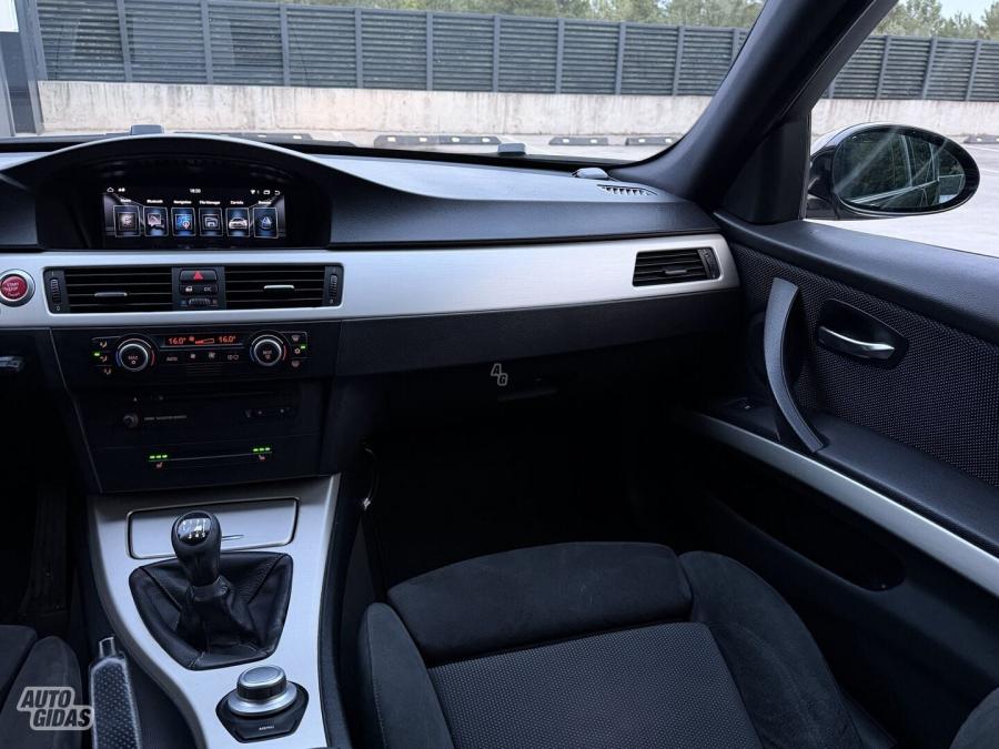 Melns BMW 325 2006 Viļņa, ar dzinēja tilpumu 3.00 L un nobraukumu 442 tūkst. km par 3450 €, foto 10 vietnē AUTOMOTO.COM.LV