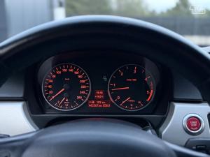 Melns BMW 325 2006 Viļņa, ar dzinēja tilpumu 3.00 L un nobraukumu 442 tūkst. km par 3450 €, foto 17 vietnē AUTOMOTO.COM.LV
