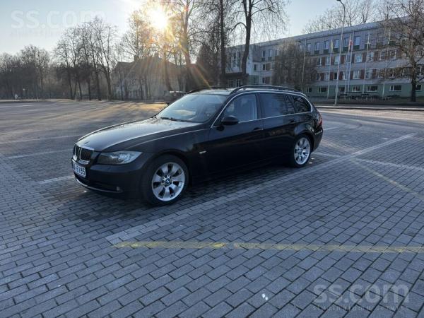 Black BMW 325 2007 in Jelgava, with an engine capacity of 2.50 L and mileage of 315 thousand km for 4200 €, photo 5 on AUTOMOTO.COM.LV