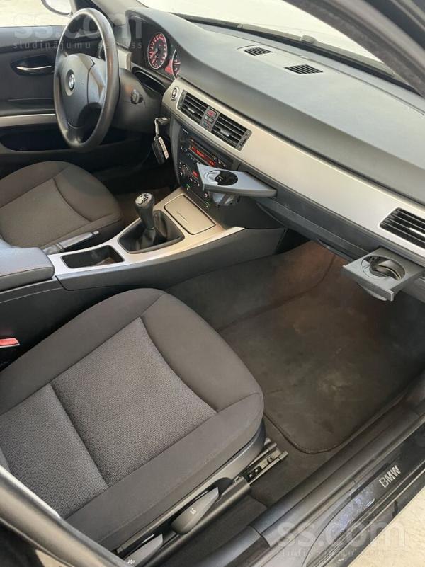 Melns BMW 325 2007 Balvi, ar dzinēja tilpumu 3.00 L un nobraukumu 259 tūkst. km par 1350 €, foto 10 vietnē AUTOMOTO.COM.LV