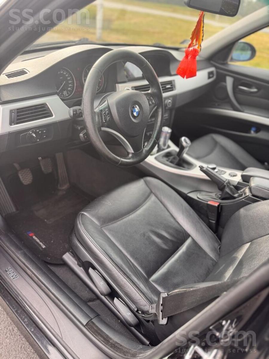 Melns BMW 325 2007 Alūksne, ar dzinēja tilpumu 3.00 L un nobraukumu 356 tūkst. km par 6000 €, foto 11 vietnē AUTOMOTO.COM.LV