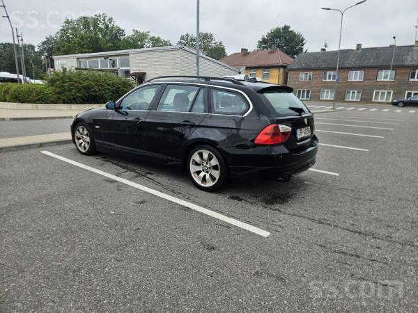 Black BMW 325 2007 in Valka, with an engine capacity of 3.00 L and mileage of 415 thousand km for 2600 €, photo 4 on AUTOMOTO.COM.LV