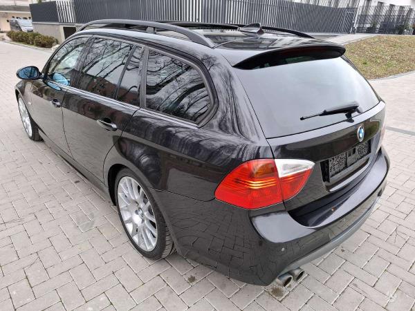 Black BMW 325 2007 in Prienai, with an engine capacity of 2.99 L and mileage of 281 thousand km for 4699 €, photo 5 on AUTOMOTO.COM.LV