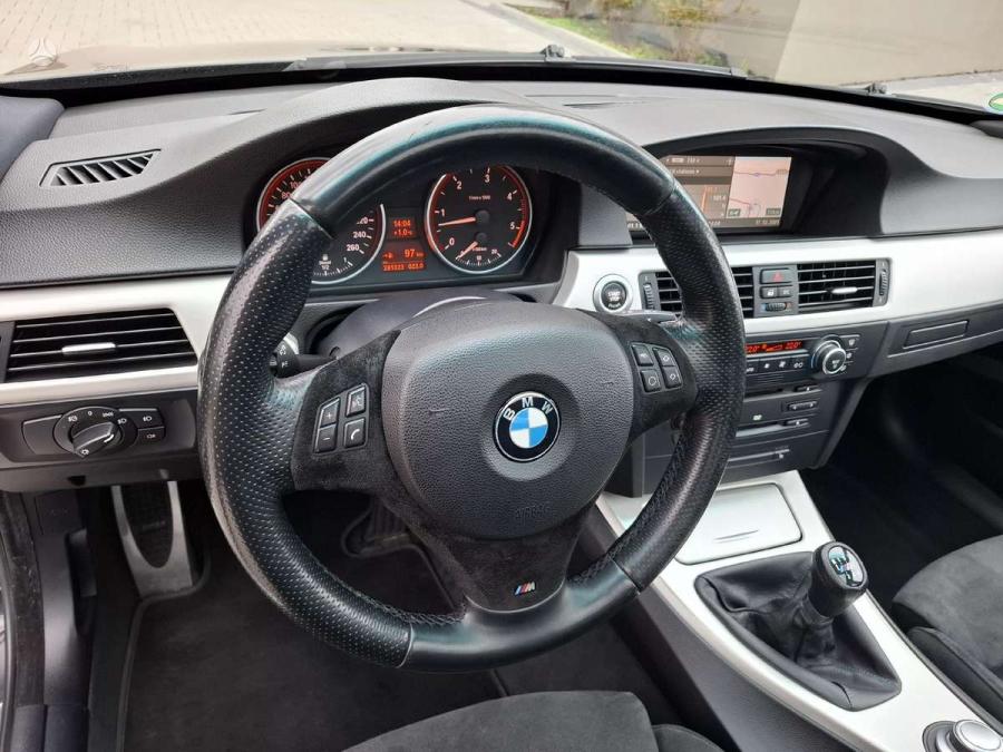 Melns BMW 325 2007 Prienai, ar dzinēja tilpumu 2.99 L un nobraukumu 281 tūkst. km par 4699 €, foto 12 vietnē AUTOMOTO.COM.LV