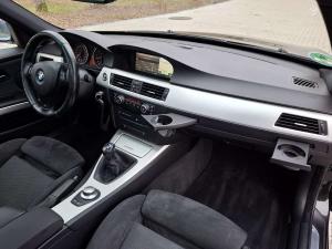 Melns BMW 325 2007 Prienai, ar dzinēja tilpumu 2.99 L un nobraukumu 281 tūkst. km par 4699 €, foto 20 vietnē AUTOMOTO.COM.LV
