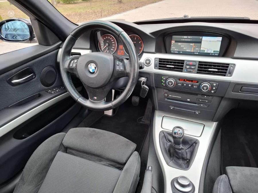 Melns BMW 325 2007 Prienai, ar dzinēja tilpumu 2.99 L un nobraukumu 281 tūkst. km par 4699 €, foto 21 vietnē AUTOMOTO.COM.LV