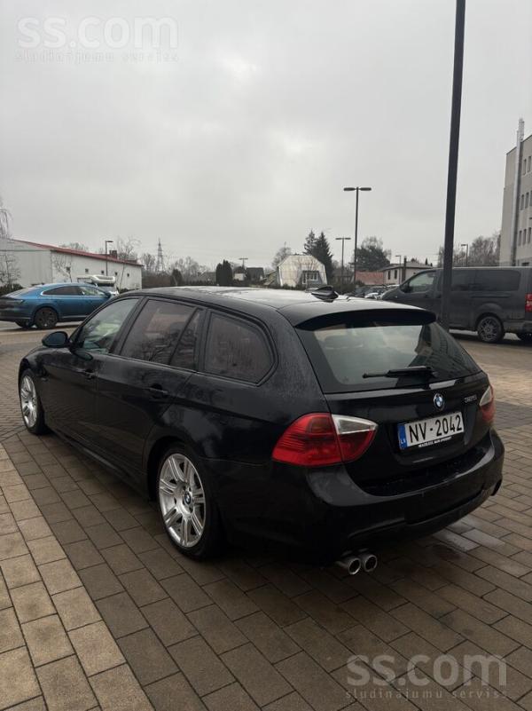 Melns BMW 325 2007 Rīga, ar dzinēja tilpumu 3.00 L un nobraukumu 380 tūkst. km par 4700 €, foto 5 vietnē AUTOMOTO.COM.LV