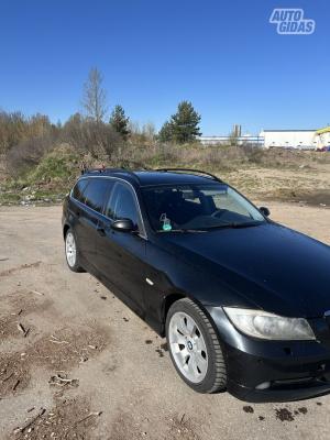 Melns BMW 325 2007 Viļņa, ar dzinēja tilpumu 3.00 L un nobraukumu 484 tūkst. km par 2500 €, foto  vietnē AUTOMOTO.COM.LV