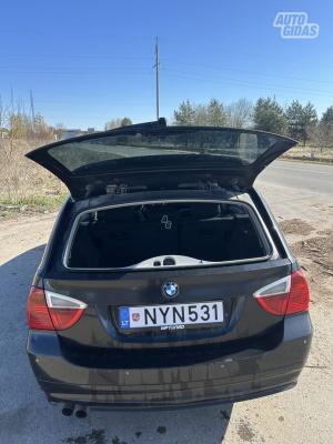 Black BMW 325 2007 in Vilnius, with an engine capacity of 3.00 L and mileage of 484 thousand km for 2500 €, photo 10 on AUTOMOTO.COM.LV