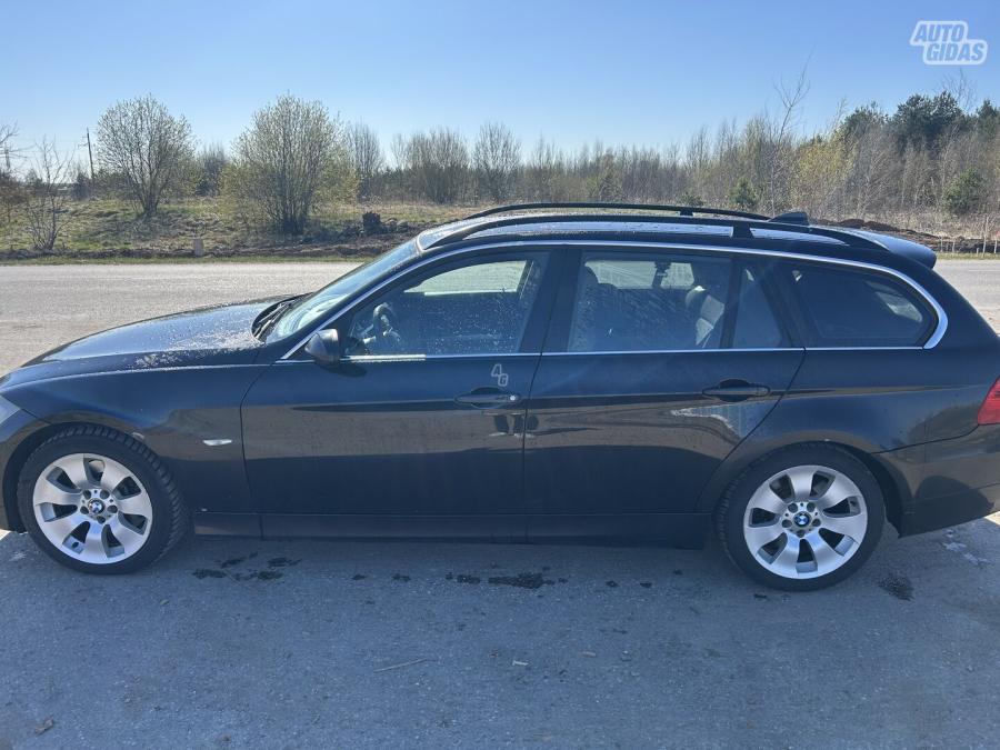 Black BMW 325 2007 in Vilnius, with an engine capacity of 3.00 L and mileage of 484 thousand km for 2500 €, photo 12 on AUTOMOTO.COM.LV