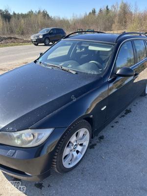 Black BMW 325 2007 in Vilnius, with an engine capacity of 3.00 L and mileage of 484 thousand km for 2500 €, photo 13 on AUTOMOTO.COM.LV